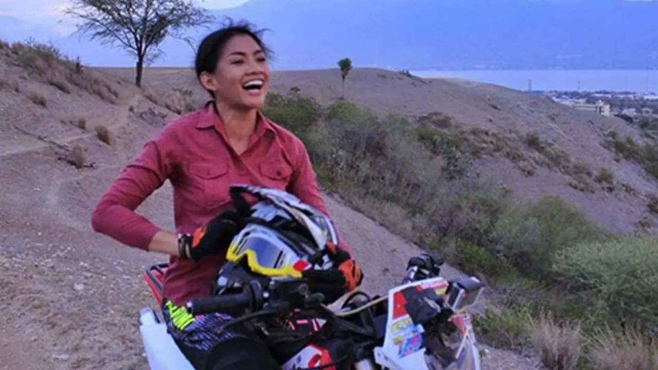 8 Presenter Cantik Jejak Petualang, Medina Kamil Pernah Terdampar di ...