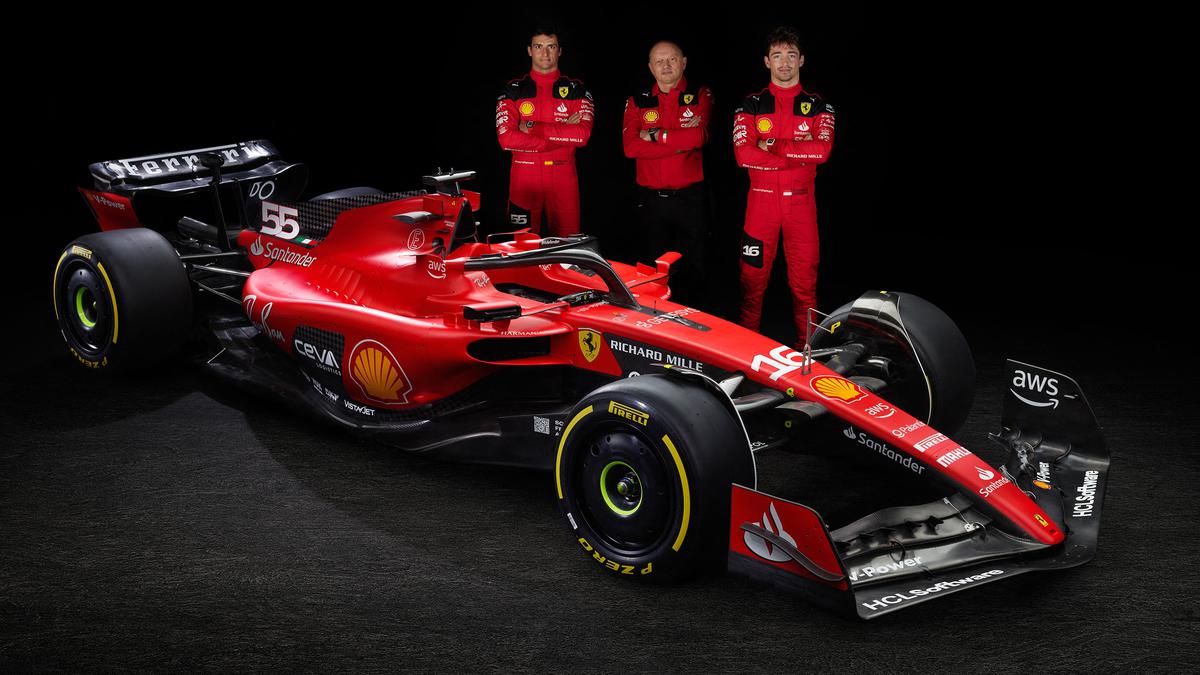 Foto: Scuderia Ferrari Pamerkan Mobil Barunya SF-23 untuk Formula 1 ...