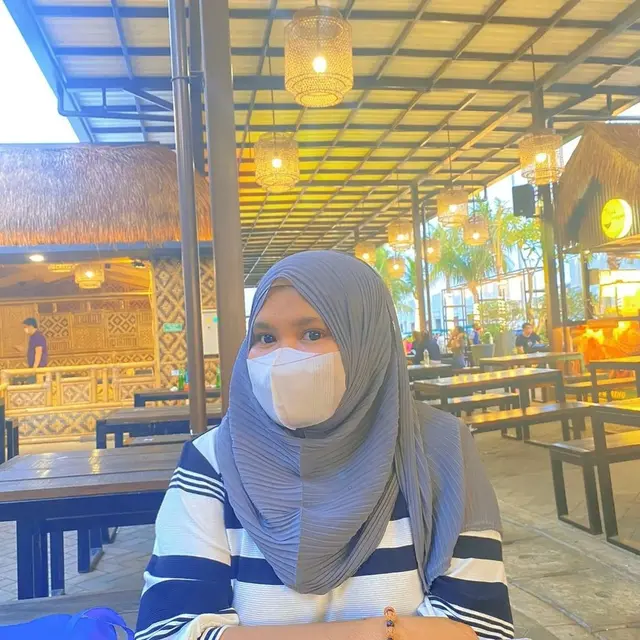 6 Potret Intan Lembata, Cewek Viral yang Nyanyi 'Begitu Sulit Lupakan ...