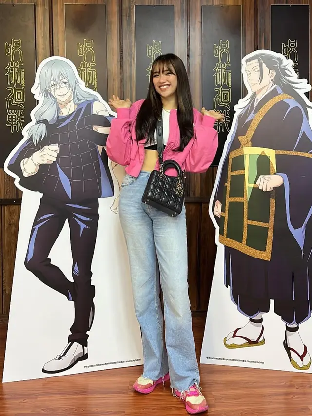 7 Potret Atlet Voli Yolla Yuliana di Luar Lapangan, Penampilannya Curi ...