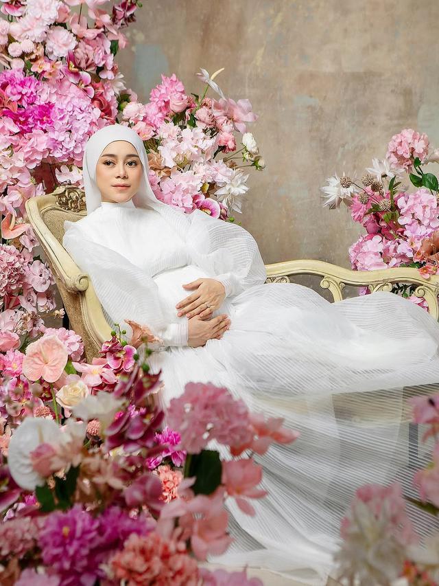 6 Potret Maternity Shoot Lesti Kejora dalam Dua Tema, Putih dan Cokelat ...