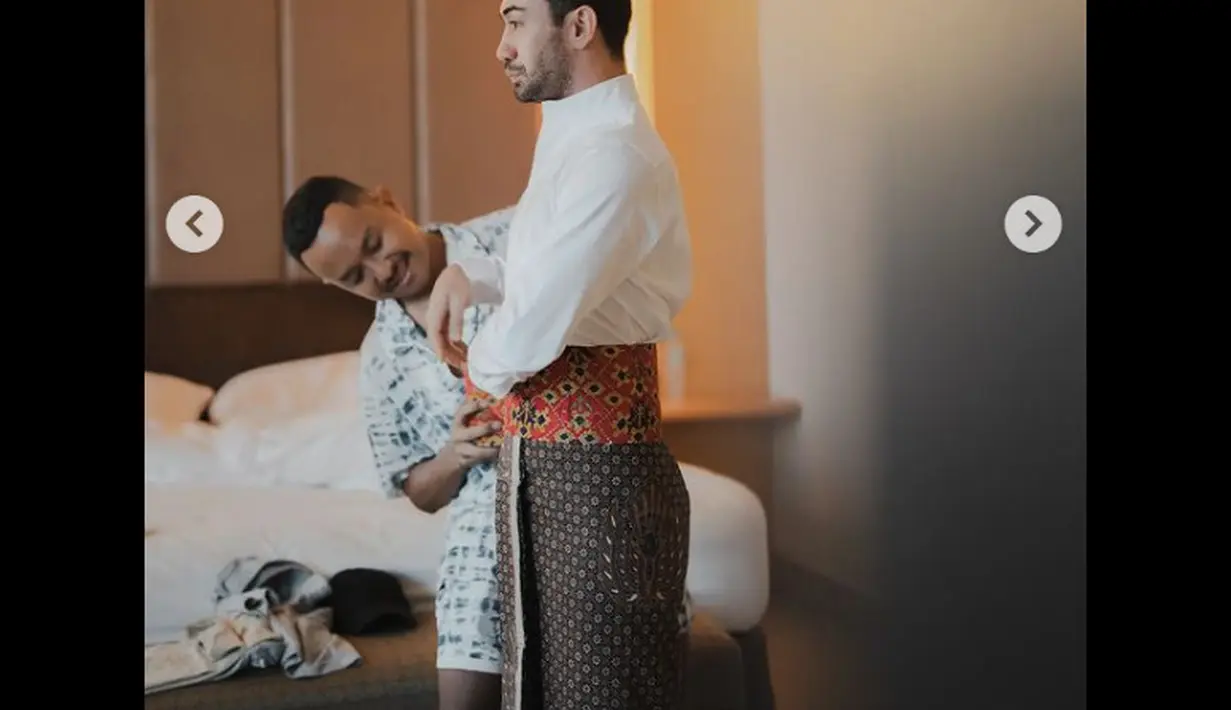 Pesona Reza Rahadian Tampil Bagaikan Pangeran Jawa dalam Peringatan HUT RI ke-77 - Foto Liputan6.com