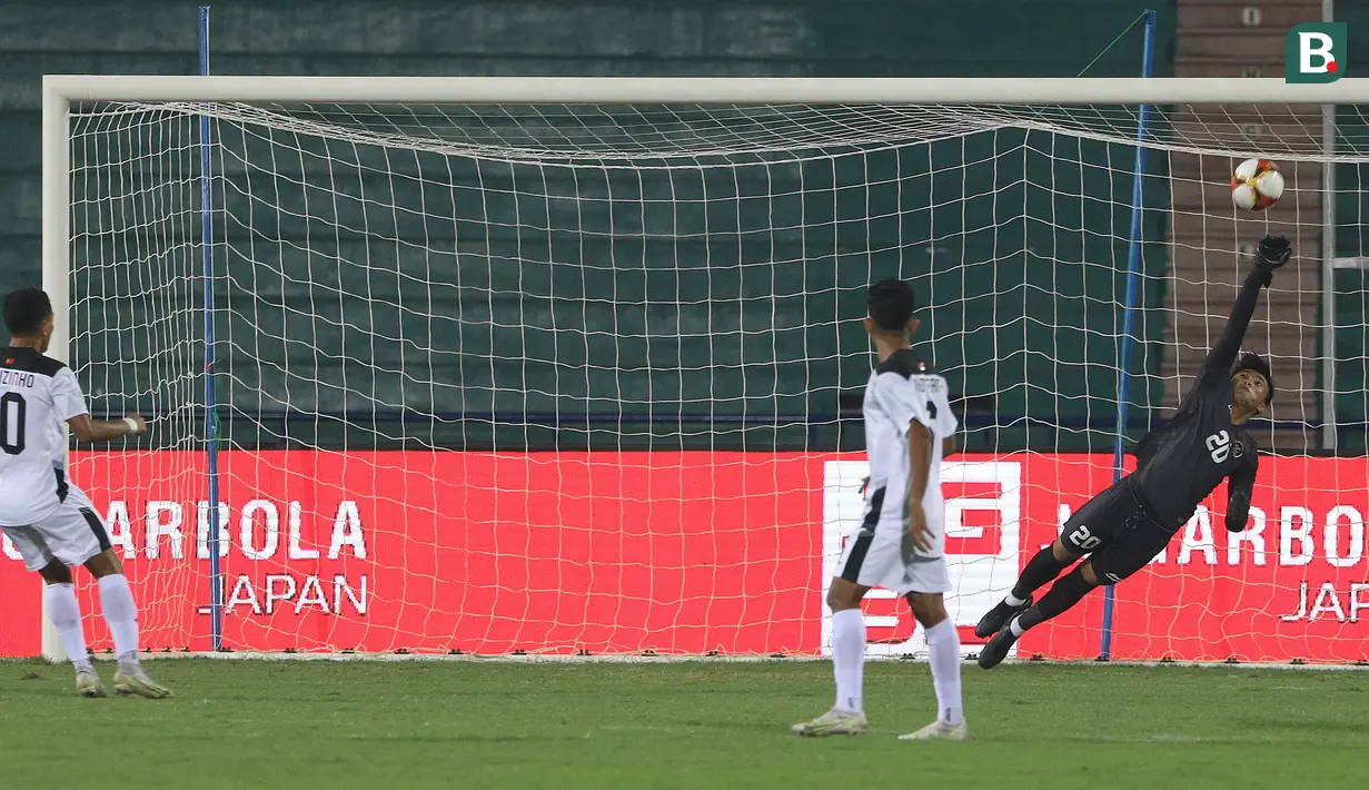 Foto: Brilian, Ini Dia Aksi Kiper Timnas Indonesia saat Menggagalkan Penalti Timor Leste di SEA ...