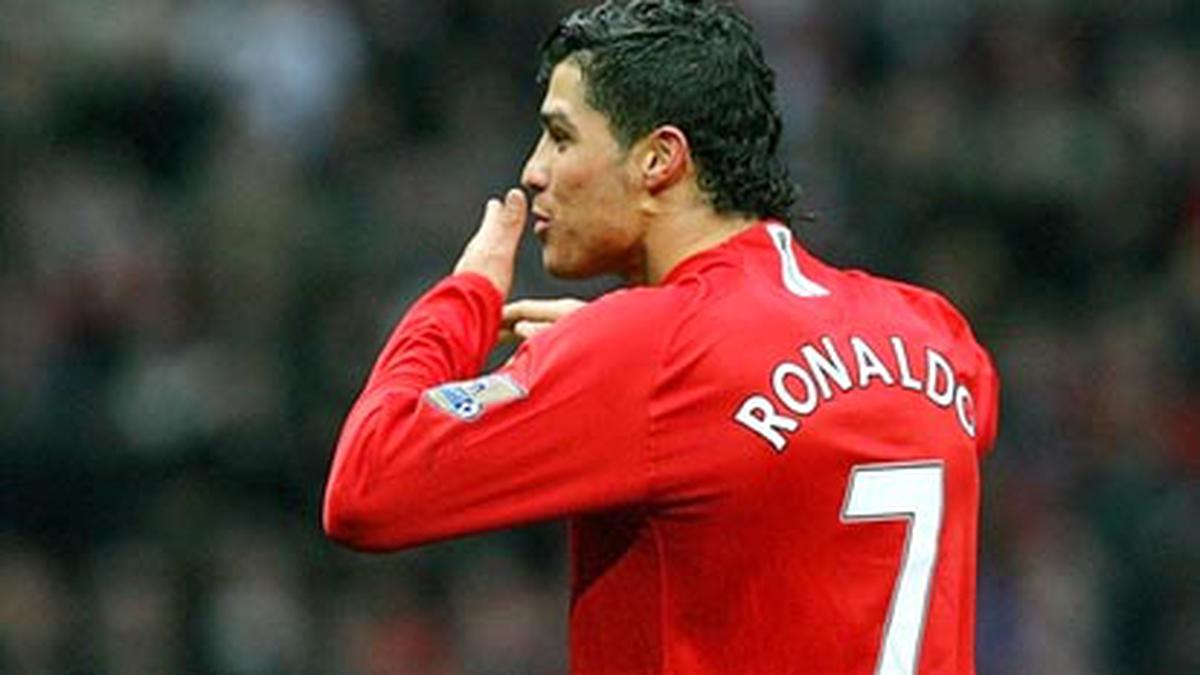 Ronaldo Raih Gelar PFA Award - Bola Liputan6.com
