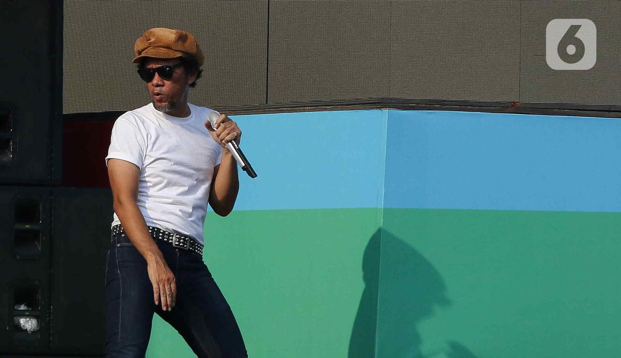 Aksi The Upstairs di Panggung Soundrenaline 2022 - Foto Liputan6.com