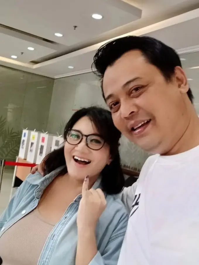 Melahirkan di Usia 42 Tahun, Intip Potret Kiki Amalia Pertama Kali Peluk Buah Hati ...