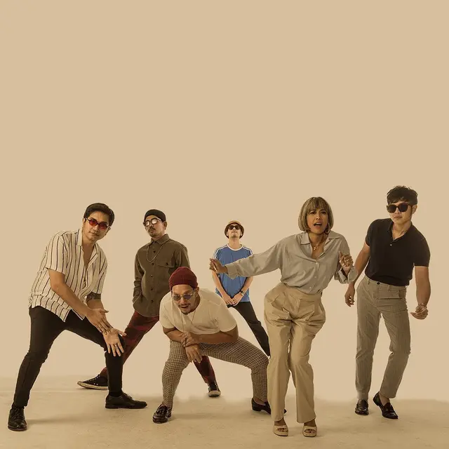 Kesaksian Maliq & D’Essential Usai Jadi Bintang Tamu Konser Coldplay ...