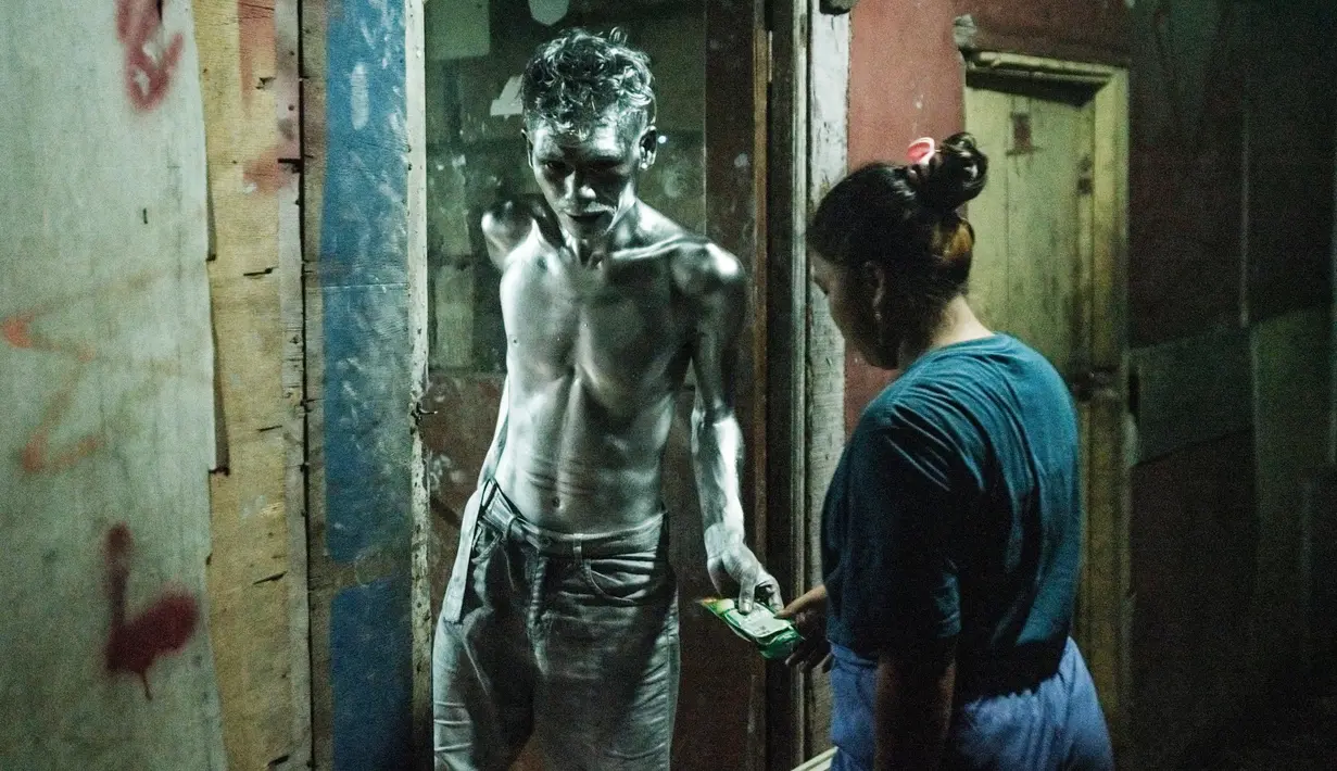 Fenomena Manusia Silver, Realitas Pahit di Tengah Megahnya Kota Jakarta ...