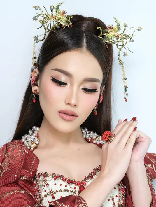 8 Potret Ayu Ting Ting Menjelma Jadi Putri China dalam Balutan Cheongsam Merah Merona - Photo ...