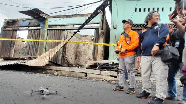 Drone Dikerahkan, Cari Sumber Kebakaran Depo Pertamina Plumpang dan ...