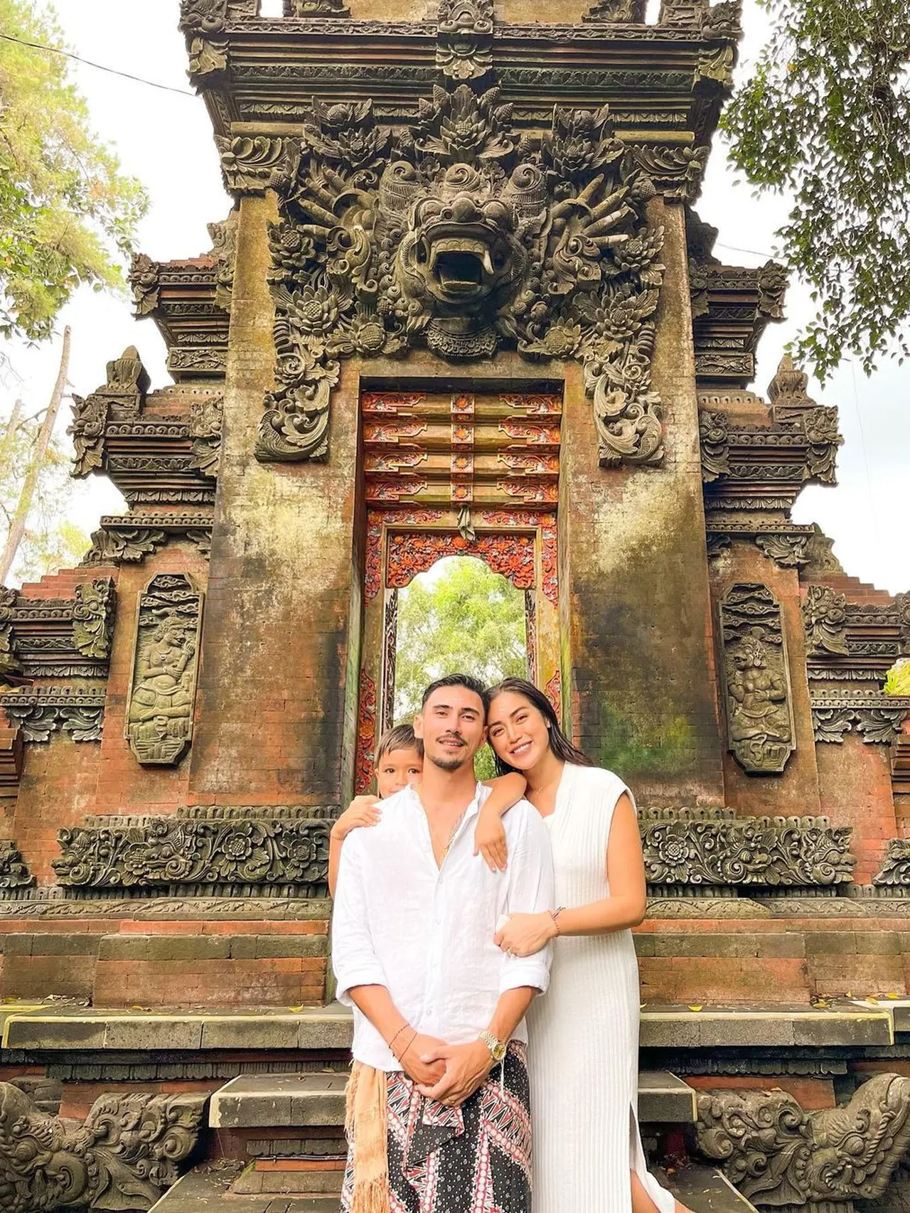 El Barack Alexander Isolasi Mandiri, Vincent Verhaag Suami Jessica ...