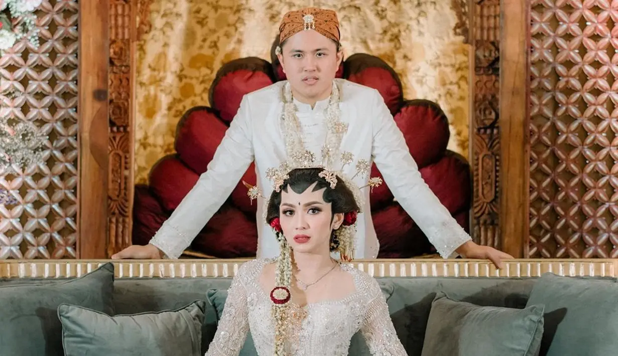 Satu Tahun Menikah, Ini Potret Anniversary Pernikahan Ashilla Eks Blink ...