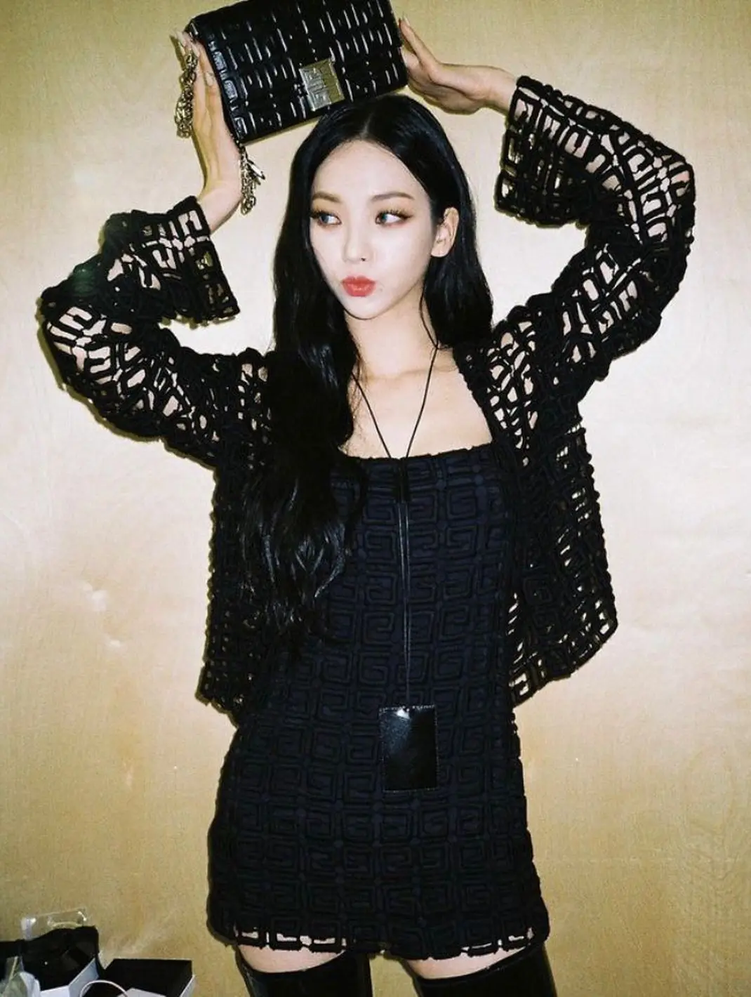 10 Potret Gaya Karina aespa yang Miliki Visual Unreal, Dijuluki Manusia ...