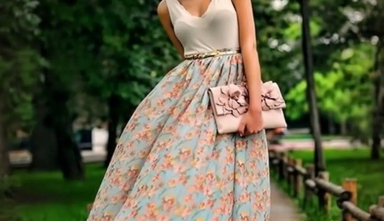 Inspirasi Fashion Feminin Untuk Wanita Masa Kini - Photo Fimela.com