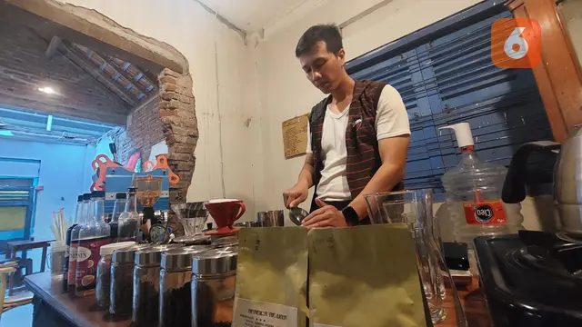 Menjajal Kesegaran Blue Fire, Minuman yang Terinspirasi Eksotisme Api ...