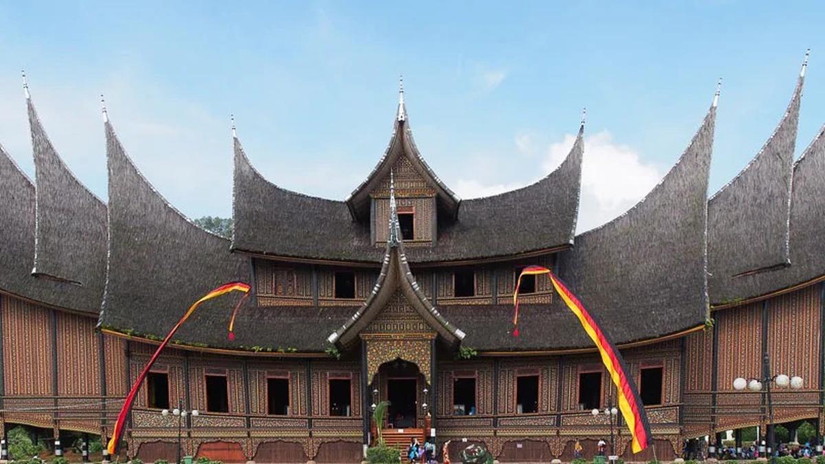 9 Wisata Padang dari Alam, Kota, Hingga Budaya yang Populer dan Wajib ...