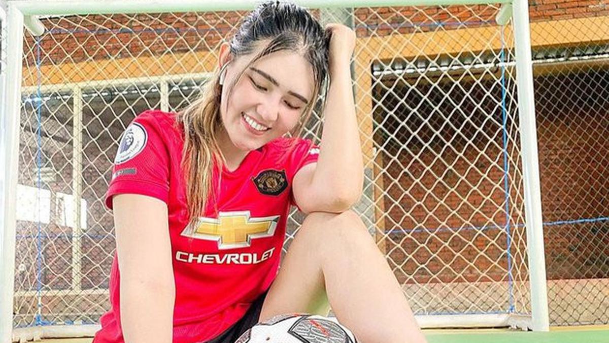 Potret Via Vallen Jadi Fans Berat Manchester United, Awalnya Kepincut ...