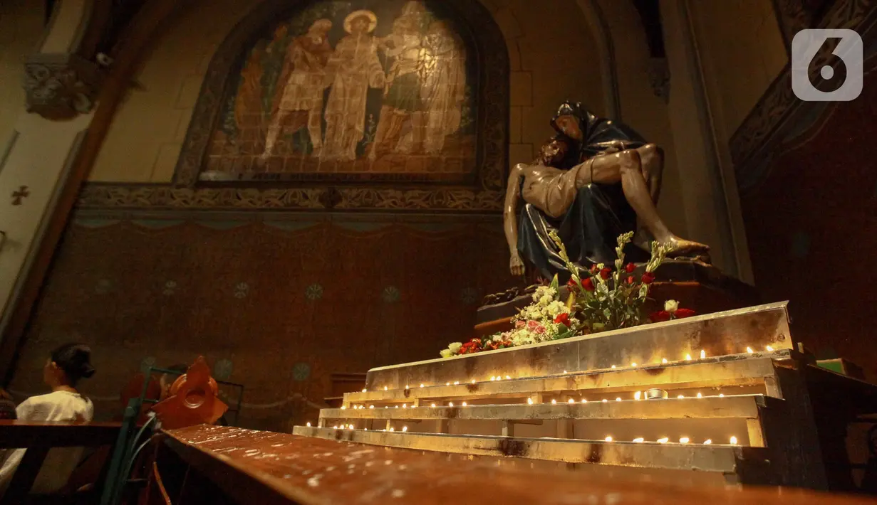 Khidmat Misa Kenaikan Yesus Kristus di Gereja Katedral Jakarta - Foto Liputan6.com