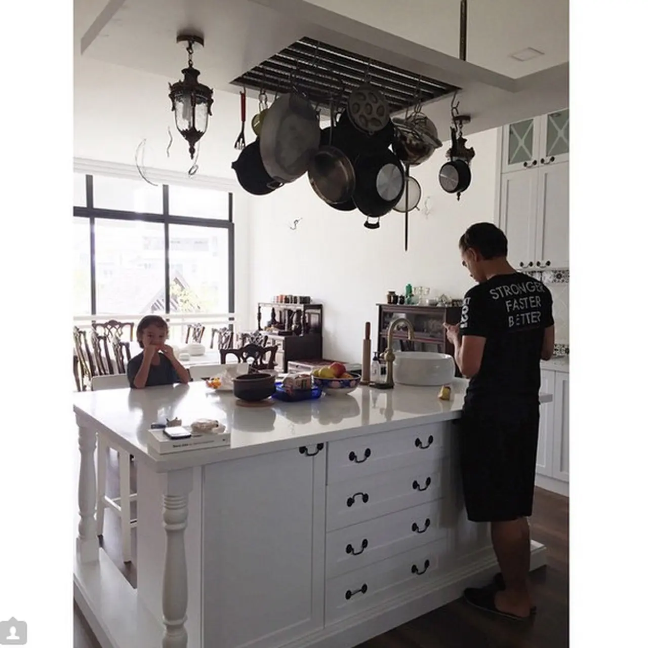 7 Potret Rumah BCL Tetanggaan dengan Tiko Aryawardhana, Sama-Sama Mewah - Hot Liputan6.com