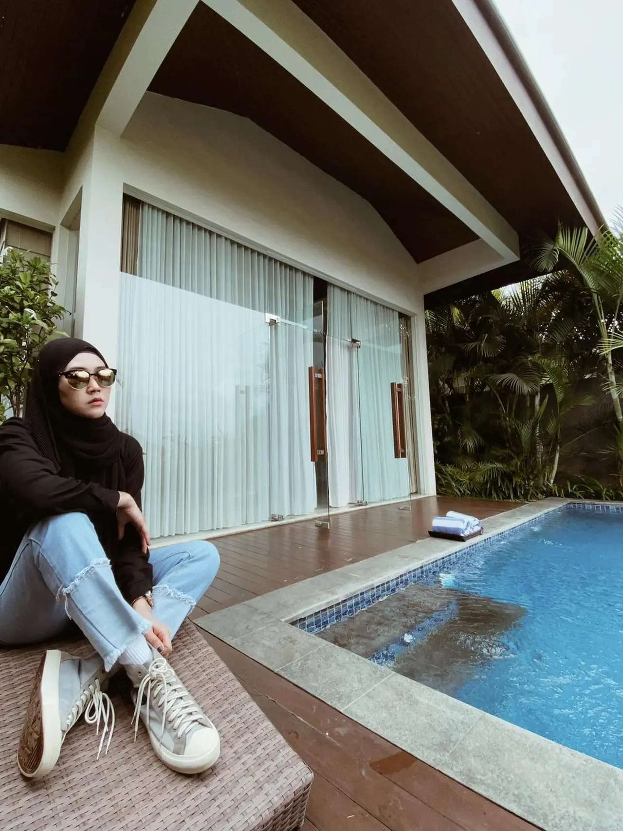 6 Potret Terbaru Bu Dendy yang Pernah Viral, Disebut Makin Glowing dan ...