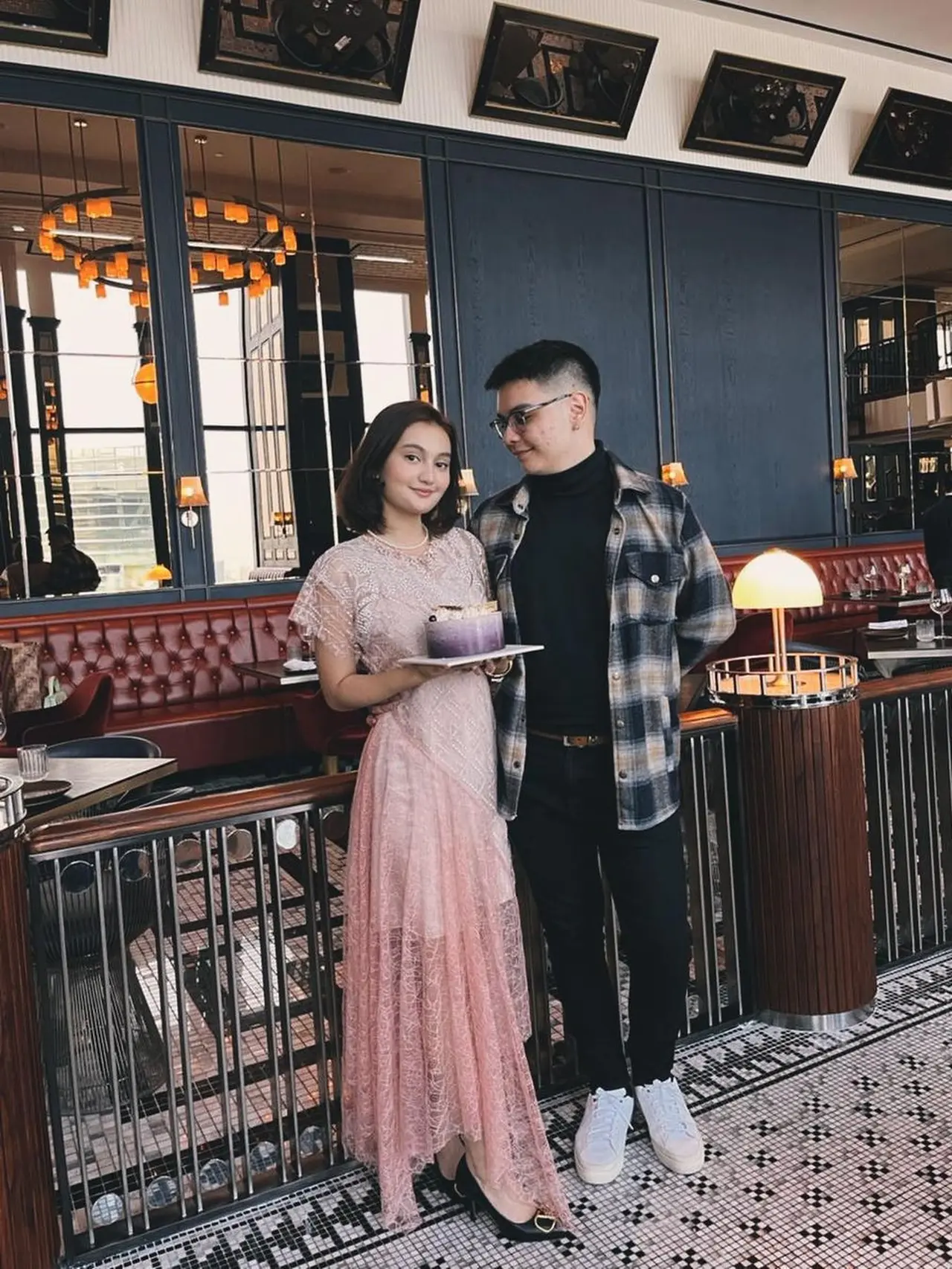 7 Potret Mesra Laura Abbas Jackson dan Sean Ivan Adik Irish Bella - Hot ...