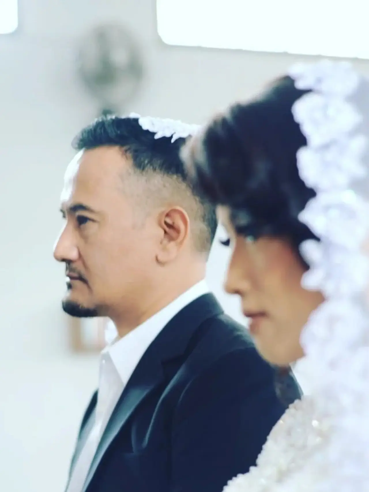 7 Potret Akad Nikah Mudjie Massaid Adik Ipar Angelina Sondakh, Digelar ...