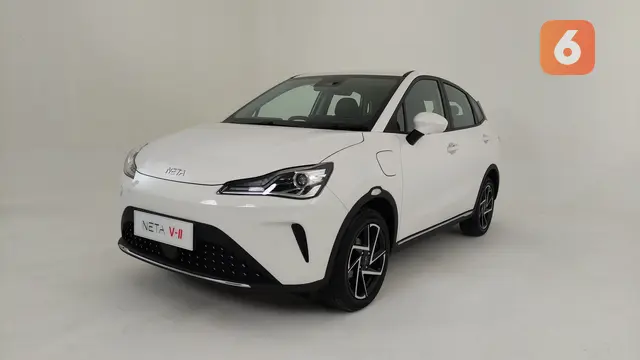Melihat Lebih Dekat Mobil Listrik Neta V-II yang Baru Debut di PEVS 2024 - Otomotif Liputan6.com