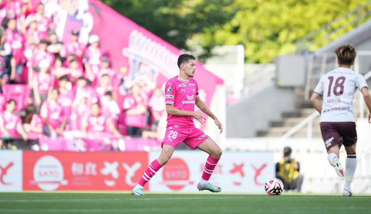 Foto: Tiga Bulan Masa Peminjaman Bersama Cerezo Osaka di J1 League 2024 ...