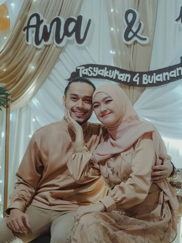 6 Momen Tasyakuran 4 Bulan Kehamilan Ana Riana, Tampil Berhijab - Hot Liputan6.com