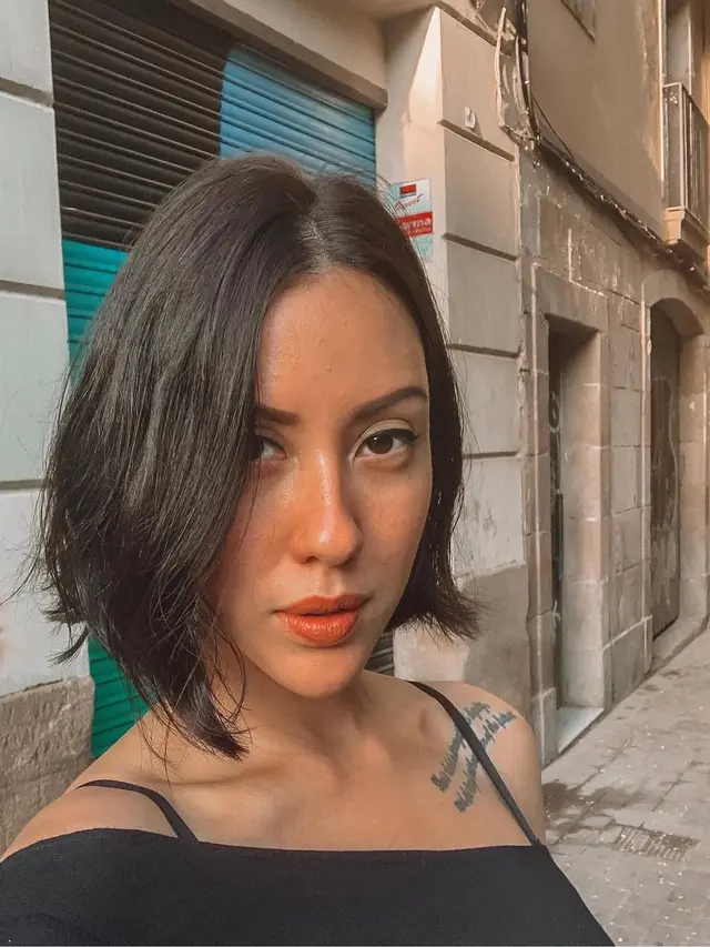 6 Gaya Fashion Patricia Schuldtz yang Penuh Karakter, Modern dan ...