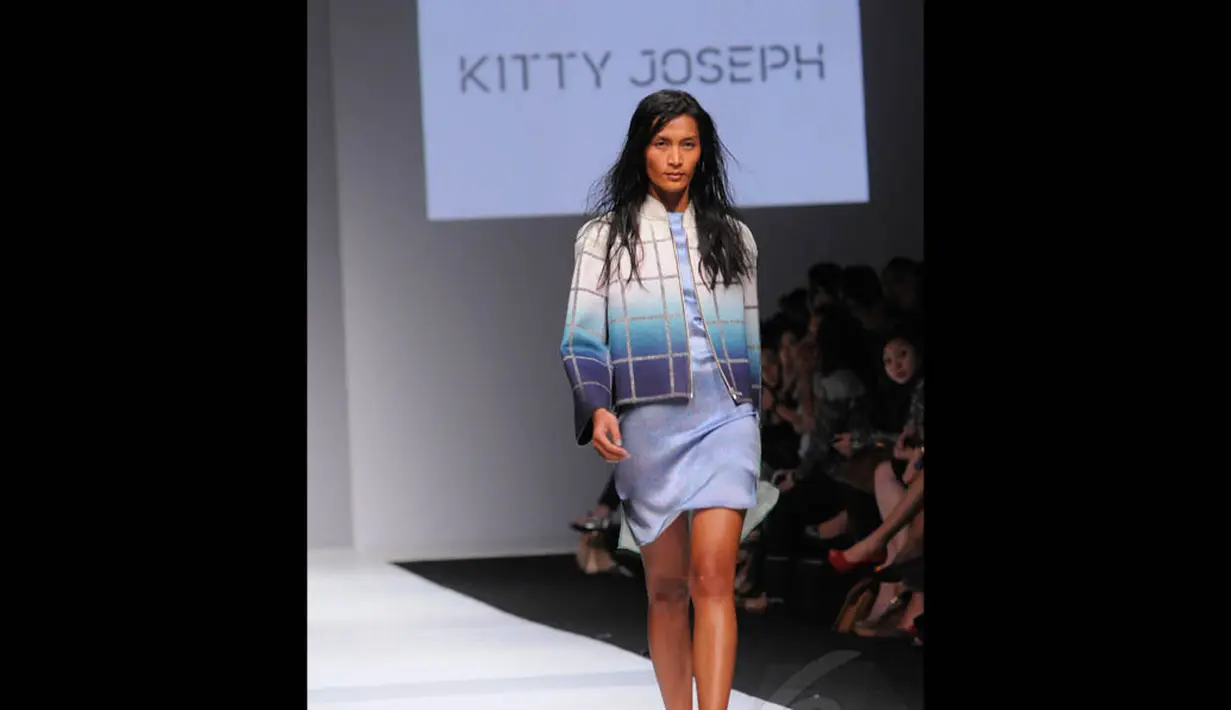 Gradasi Warna dalam Koleksi Kitty Joseph di Jakarta Fashion Week - Foto ...