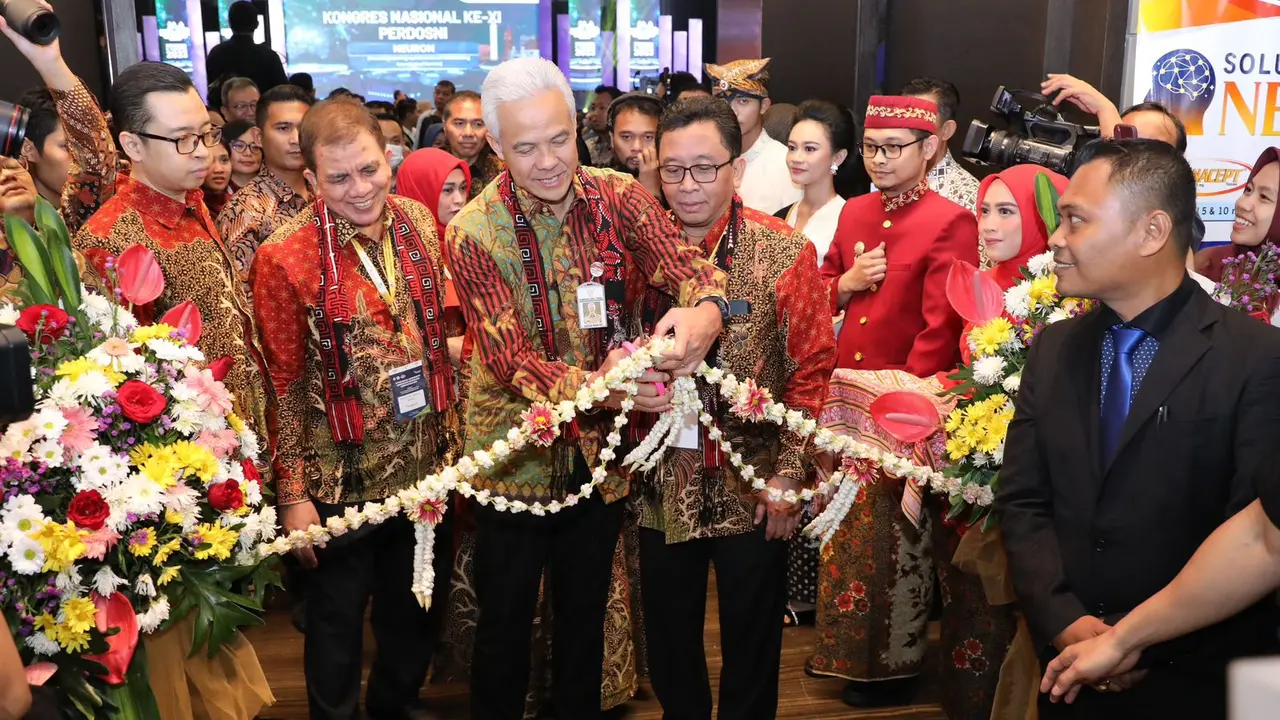 Beri Perhatian Khusus, Ganjar Dorong Peningkatan Layanan di Sektor ...
