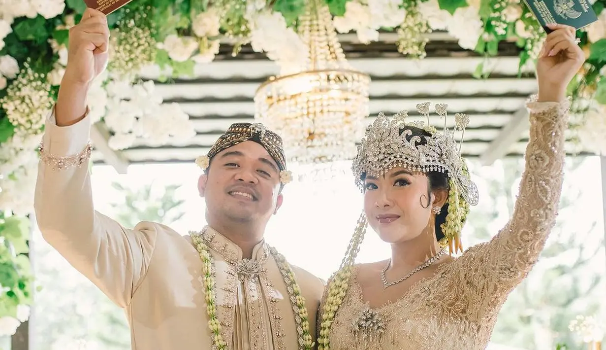 10 Potret Pernikahan Roby Geisha dengan Hanna Hanifah, Maskawin Perhiasan Emas dan Liontin ...