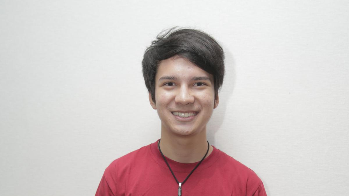 4 Pengalaman Tak Terlupakan Endy Arfian Saat Bintangi Film Ghost Writer ...