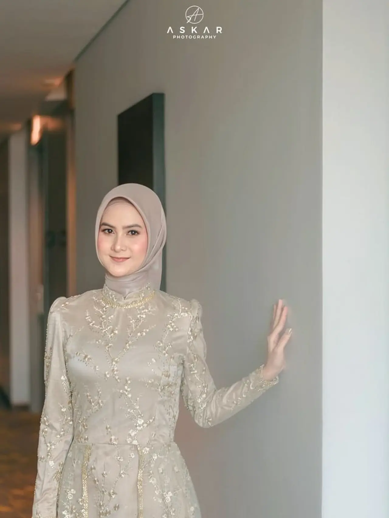 Resmi Menikah, Ini 6 Potret Lestari Istri Adi Sastro Mantan Pacar ...