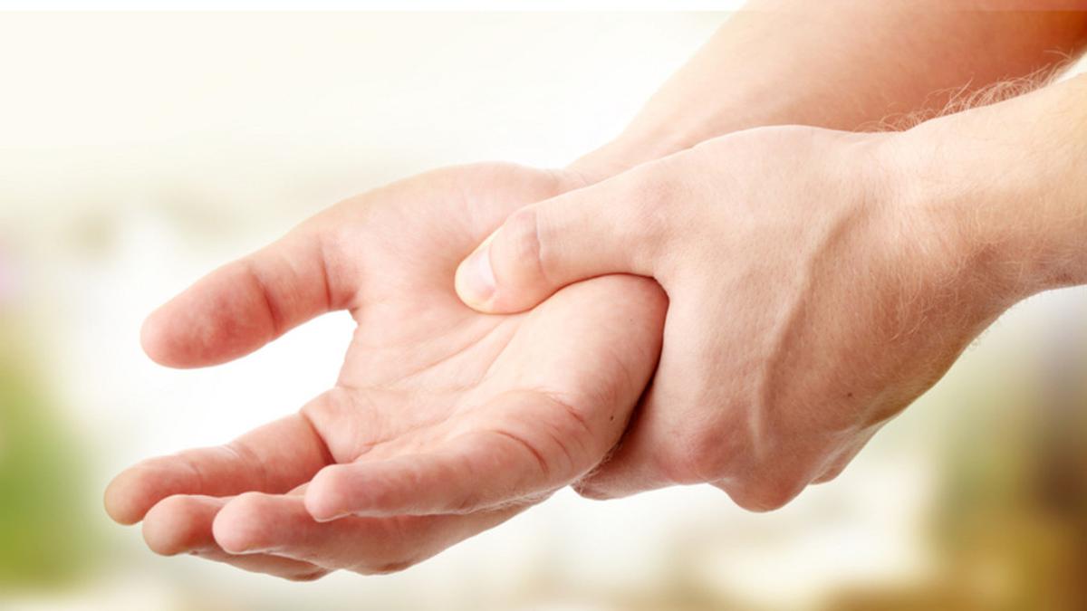 Apa Itu Tremor? Kenali Penyebab, Gejala, dan Pengobatannya - Hot ...