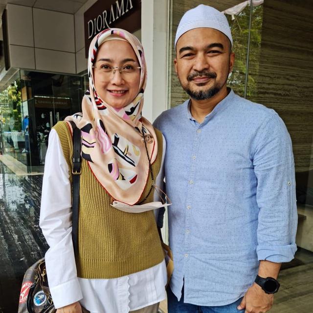 6 Kebersamaan Desy Ratnasari dan David Chalik, Beredar Kabar Akan Menikah - Hot Liputan6.com