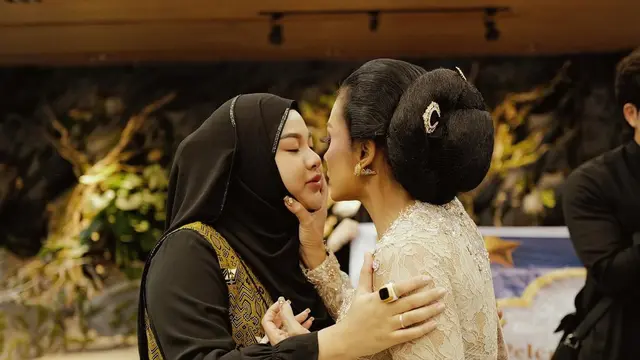 6 Potret Atta Halilintar dan Aurel Hermansyah Pamit Berangkat Haji: Ya Allah, Kami Datang ke ...