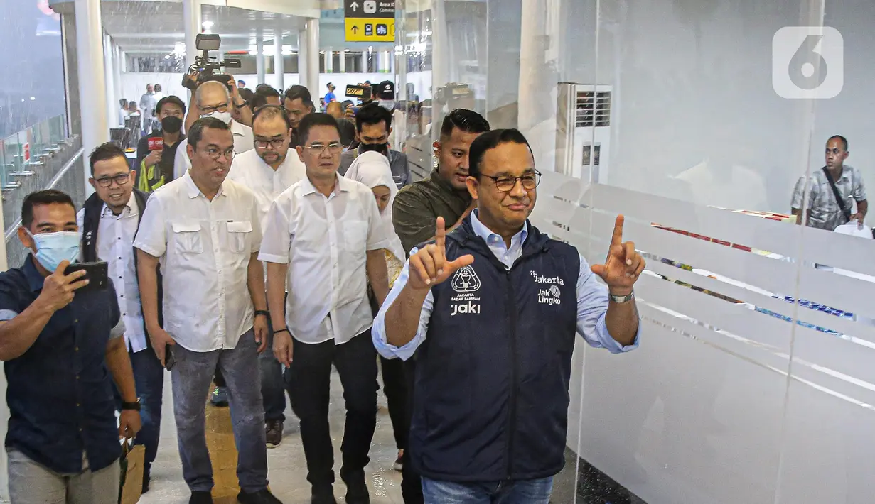 Anies Baswedan Resmikan Halte Transjakarta Bundaran HI - Foto Liputan6.com