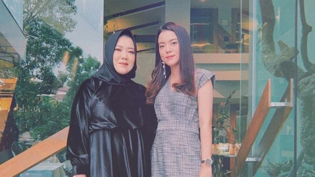 7 Pesona Riana Rizki, Adik Risa Saraswati yang Jago Lukis Tubuh - Hot ...