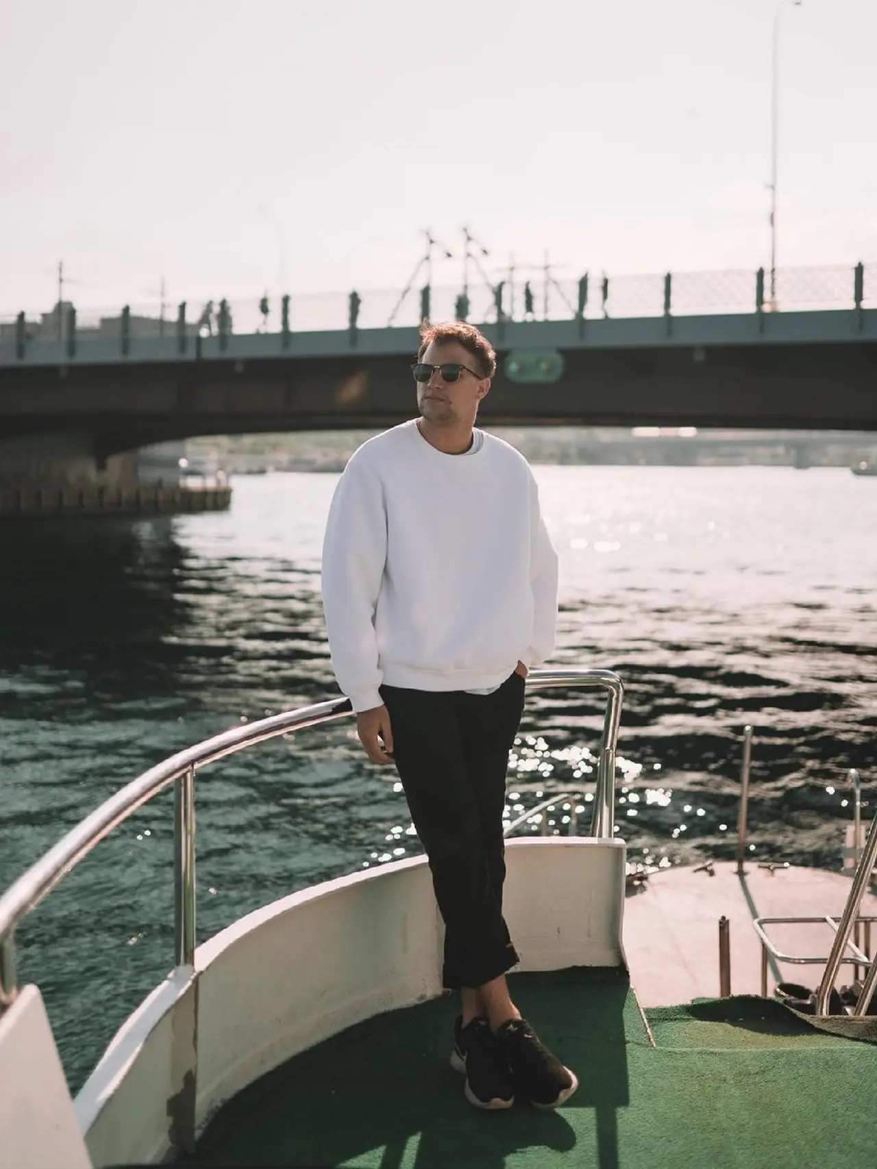 Menduda 6 Tahun, Ini 6 Potret Terbaru Stuart Collin yang Kini Hobi ...