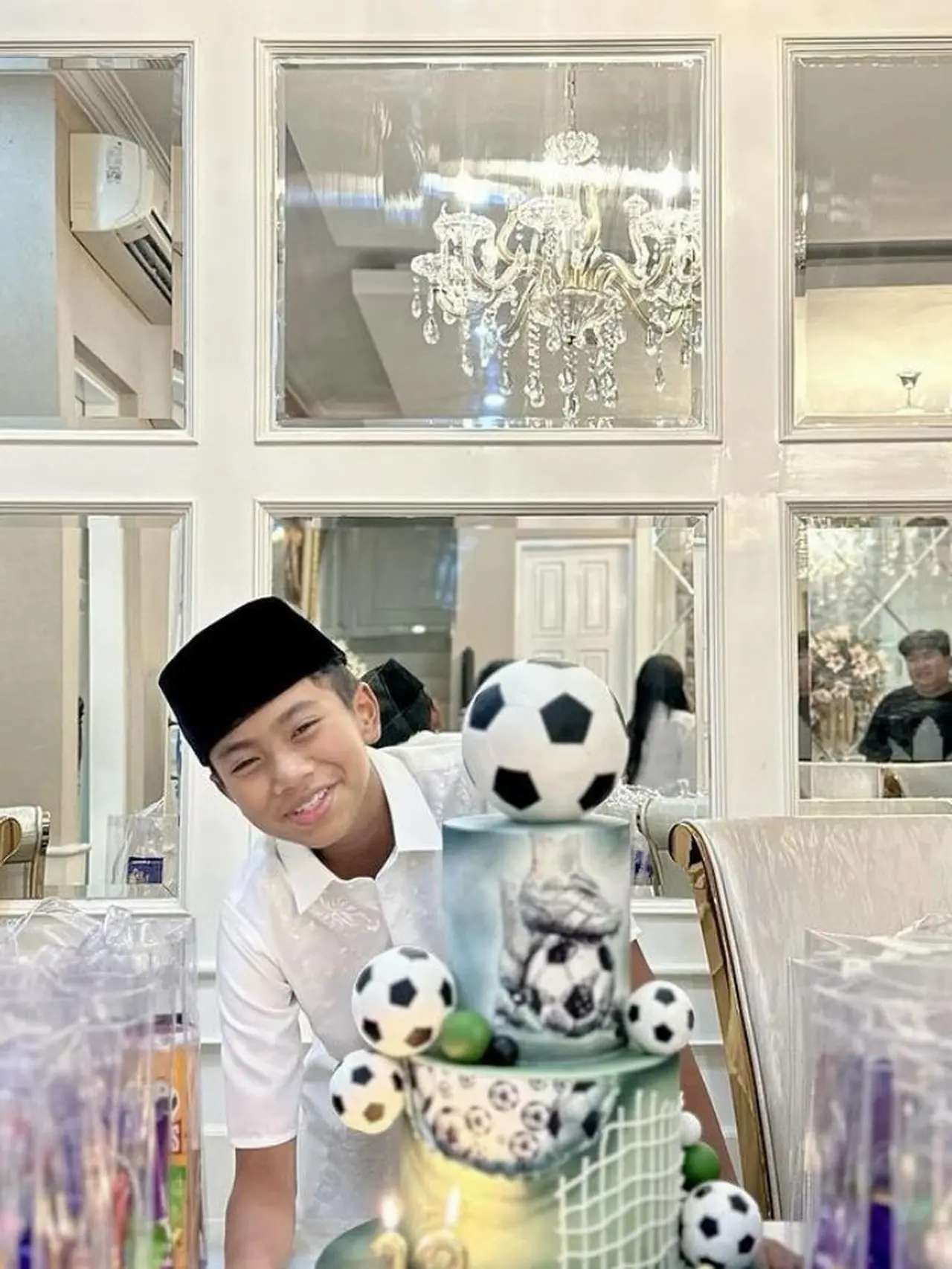 Potret Ulang Tahun Ke-12 Fathan Anak Ketiga Bebizie, Rayakan Ultah ...