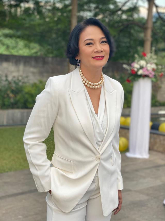 6 Potret Terbaru Dian Nitami di Usia 50 Tahun, Tetap Awet Muda - Hot ...