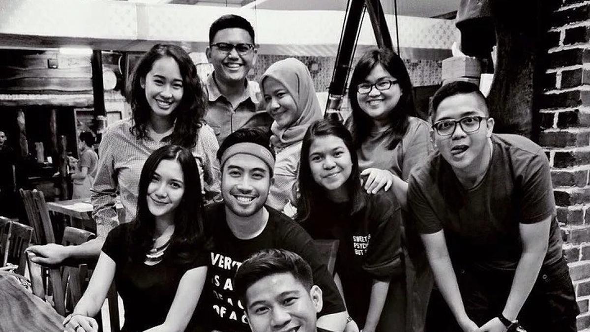 Potret Kedekatan Vidi Aldiano dengan Mendiang Shena Malsiana, Penuh Kenangan - Photo Fimela.com