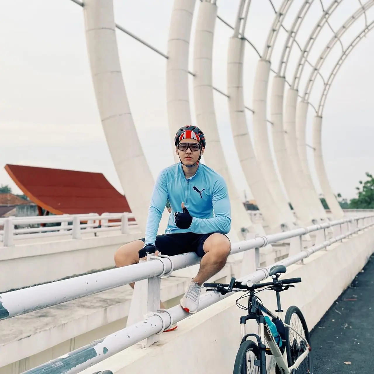 7 Potret Kekar Matthew Gilbert, Wakil Indonesia di Mister Supranational ...