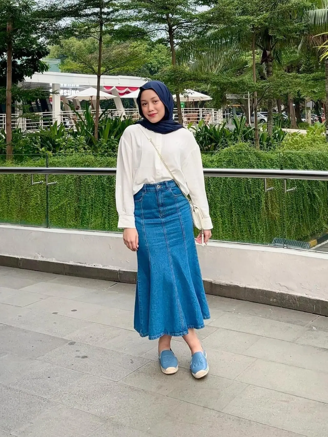 Lolly Anak Nikita Mirzani Tak Kuasa Tahan Tangis Baca Komentar Netizen di Tengah Isu Dugaan ...