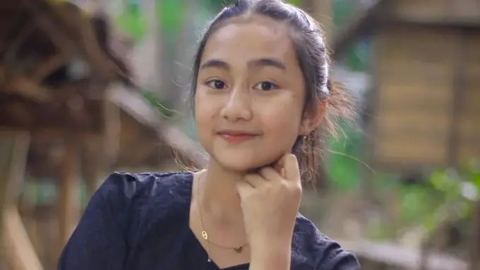 Profil dan Fakta Rumsyah Baduy, yang Viral Setelah Buat Konten Bareng Vilmei - Entertainment ...