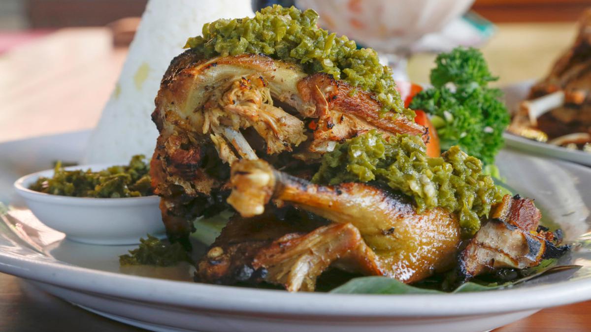 Nikmatnya Bebek Cabe Hijau dan Dimsum AJE ala Bu Lus Bisa Dipesan ...