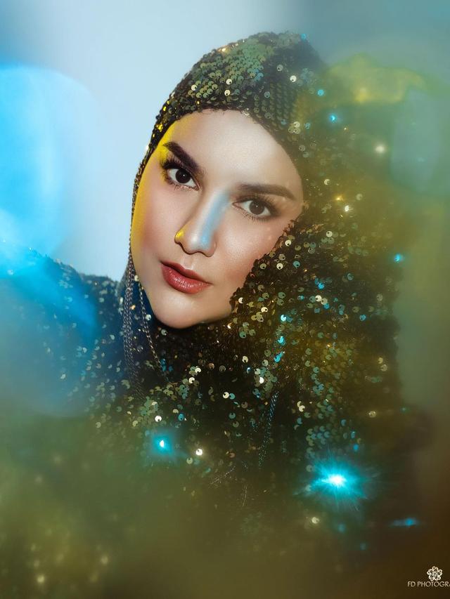 7 Pemotretan Terbaru Irish Bella dengan Tema Unstopable Sparkling - Hot ...