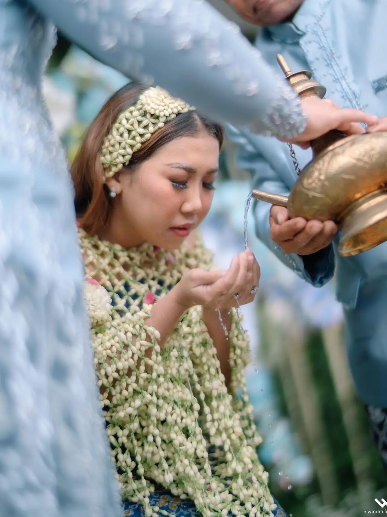 Jelang Menikah, Ini 7 Potret Bahagia Kiky Saputri di Momen Pengajian dan Siraman - Hot Liputan6.com